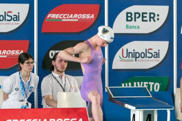 Nuoto, Lisa Angiolini vince i 100 rana donne a Riccione e vola ai ...