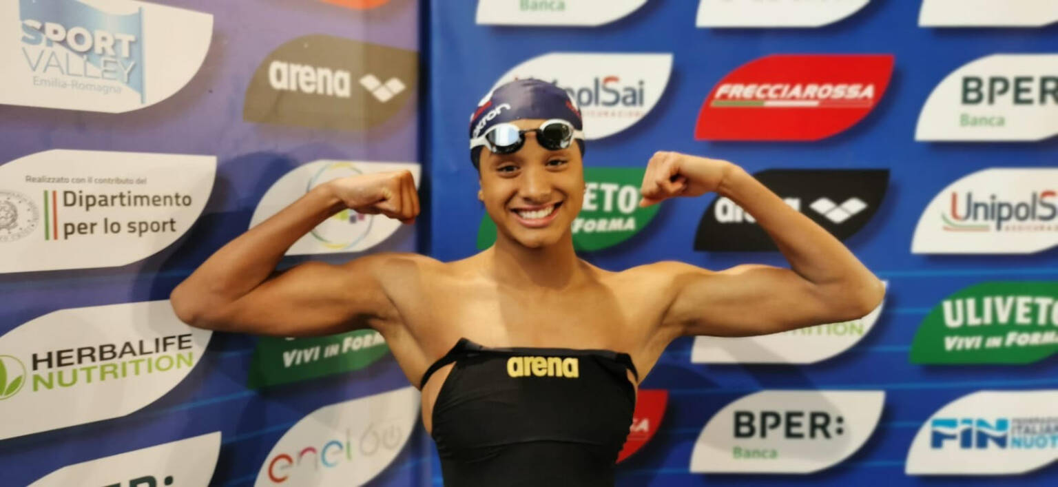 Nuoto, chi è Sara Curtis: la 16enne che può far decollare lo stile ...