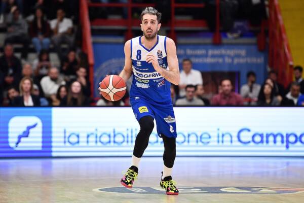Basket, Serie A: Amedeo Della Valle conferma la sua permanenza a Brescia