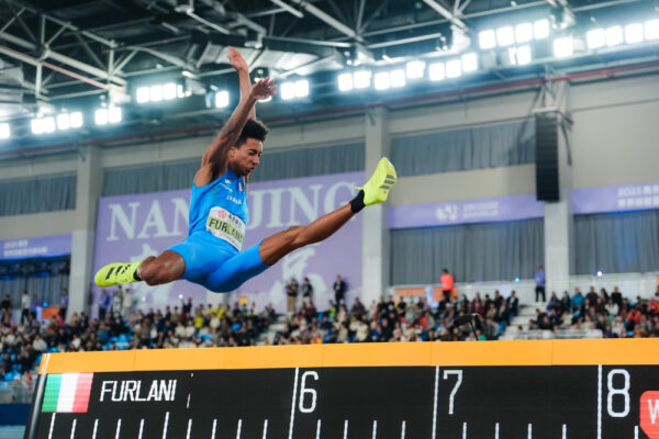 BALZO NELL'ORO! Mattia Furlani campione del mondo indoor nel salto in ...