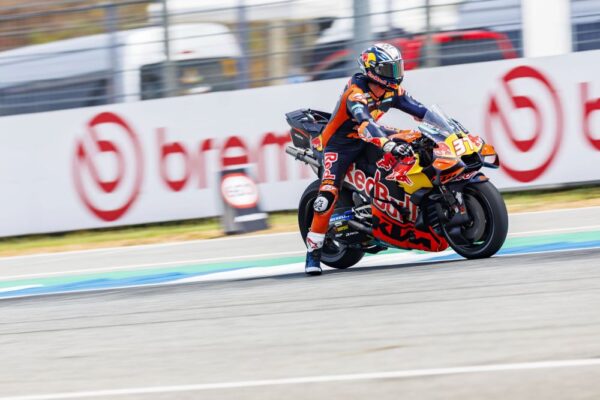 MotoGP, Acosta il più veloce del venerdì di Barcellona. Bezzecchi a due ...