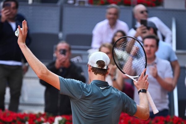 Jannik Sinner supera in scioltezza Moller e avanza agli ottavi a Madrid