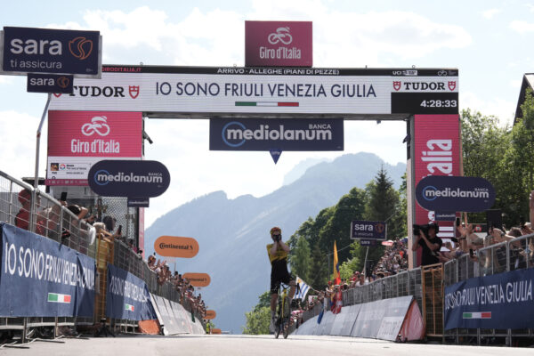 Giro d'Italia 2026, Kuss in solitaria ad Alleghe. Ciccone ipoteca la ...