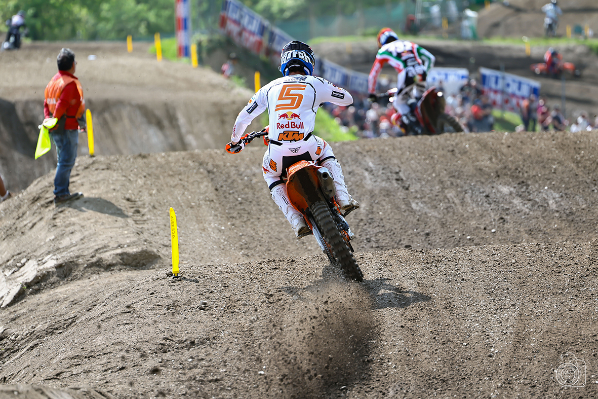 MXGP, Lucas Coenen fa festa in gara-1 a Teutschenthal. Ritiro per Herlings