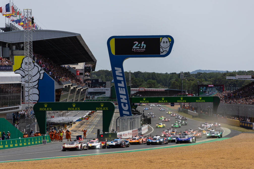 24 Ore Le Mans, Toyota in vetta dopo quattro ore. Ferrari insegue